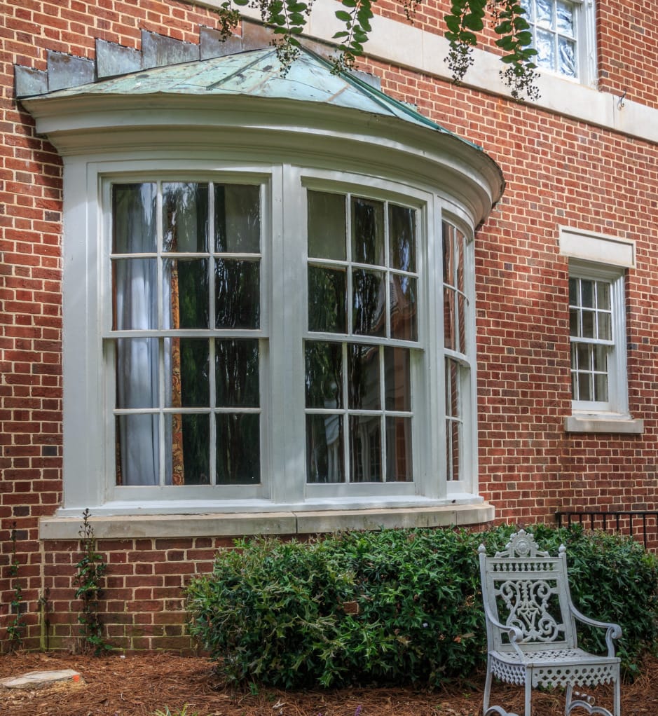 How Bay and Bow Windows Add Style and Space to Your Home